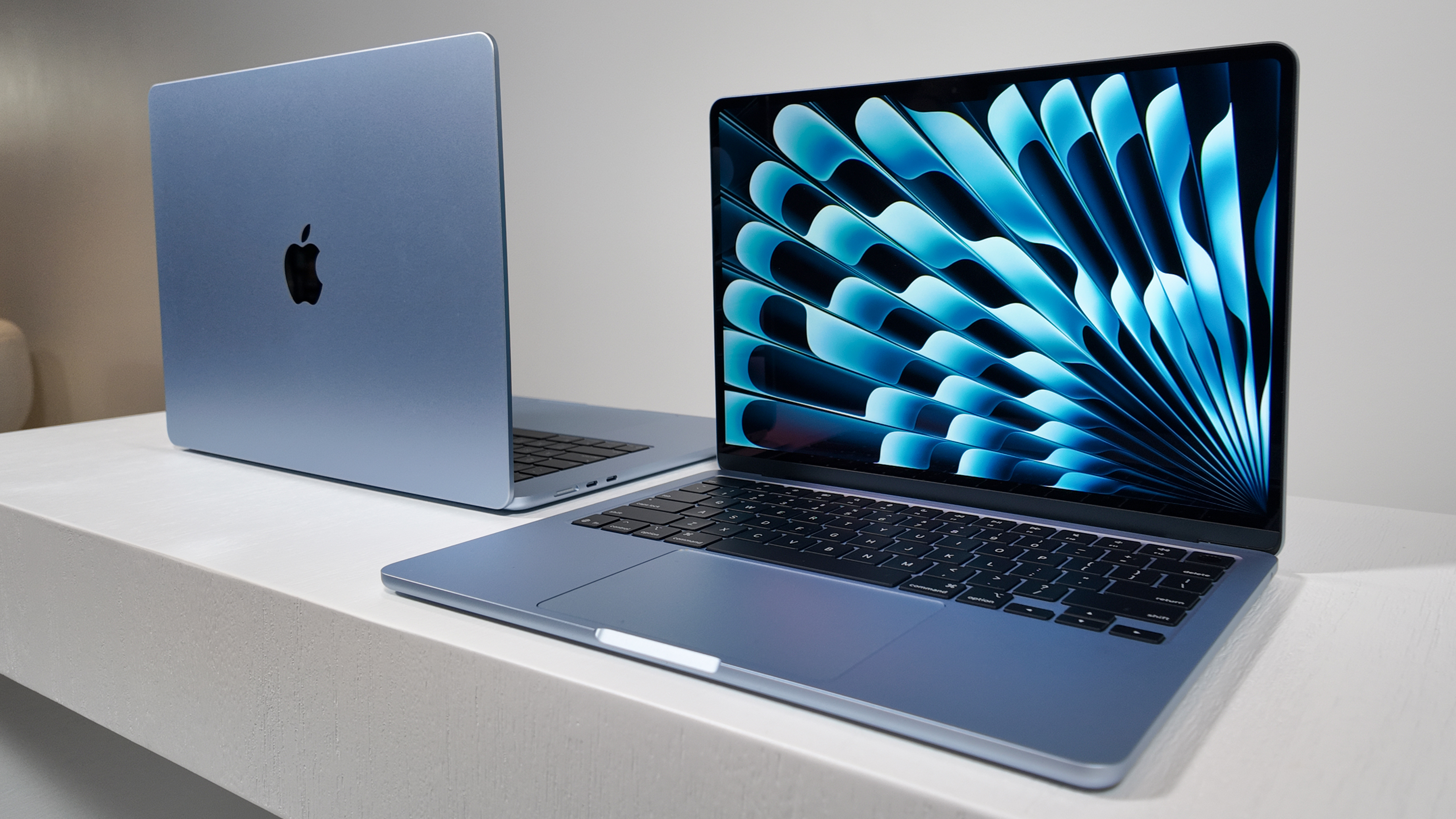 על פי הדיווחים, MacBook Pro M5 של אפל קרוב לייצור המוני, אך בשנה הבאה ...